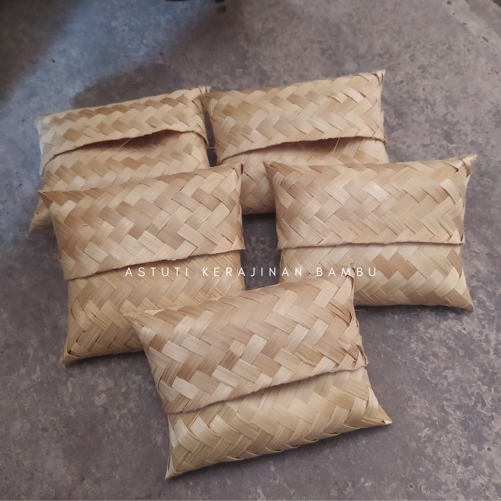 Jual Dompet Lancip Mini 8 x 10 cm/dompet souvenir/ dompet anyaman bambu ...