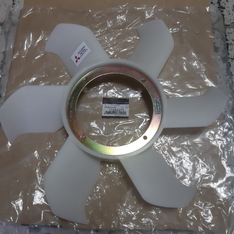 Jual Kipas Radiator Fan Radiator Triton /Pajero sport asli Thailand ...