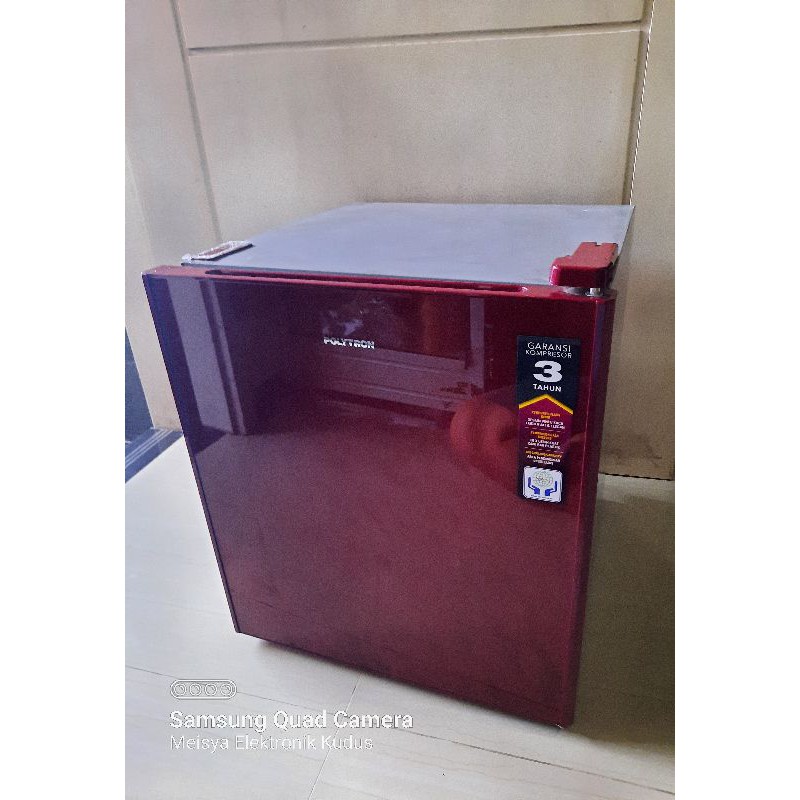 Jual KULKAS MINI POLYTRON PRH 51 BS | Shopee Indonesia
