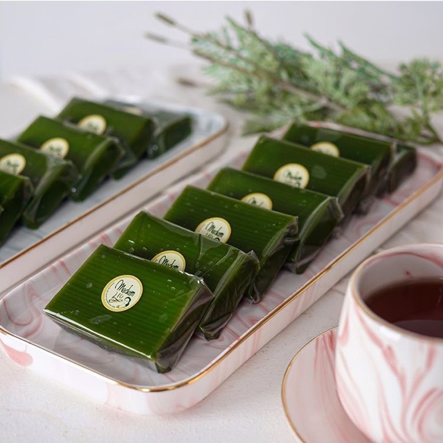 Jual KUE LAPIS PANDAN MADAM LIU 1 PCS | Shopee Indonesia