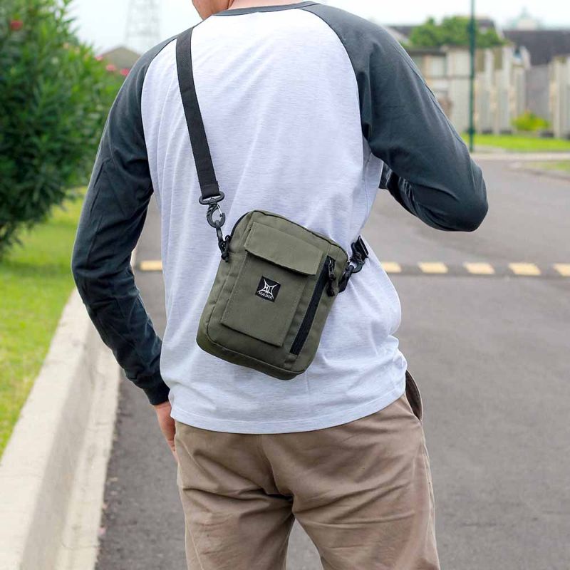 Jual Tas Selempang Mini Pria Original Distro Slingbag Kecil Cowok ...
