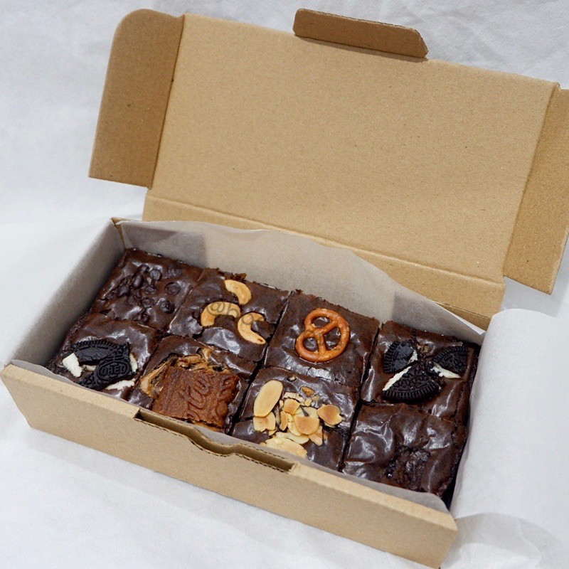 Jual Premium Brownies box of 8 (10x20cm) | Shopee Indonesia
