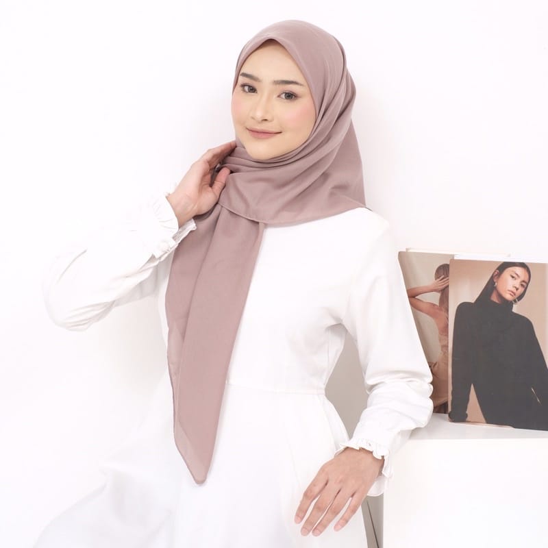Jual Kerudung Segiempat Voal Paris Premium Adeeva Polos Jilbab Segi Empat Hijab Polos Terbaru ...