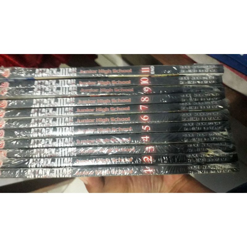 Jual komik AOT JUNIOR HIGH SCHOOL TAMAT 1-11 (komik dalam bahasa indonesia) | Shopee Indonesia
