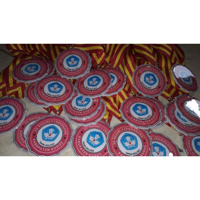 Jual SAMIR WISUDA / KALUNG WISUDA BAHAN AKRILIK / ACRYLIC MURAH ...