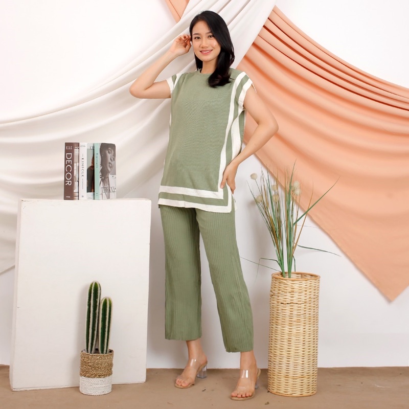 Jual KLEID - Tiara Knit One Set ( Rajut ) | Shopee Indonesia