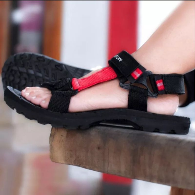 Jual sendal gunung pria wanita terlaris model terbaru cocok buat couple ...