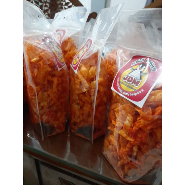 Jual keripik pangsit rasa balado kemasan 250 gram | Shopee Indonesia