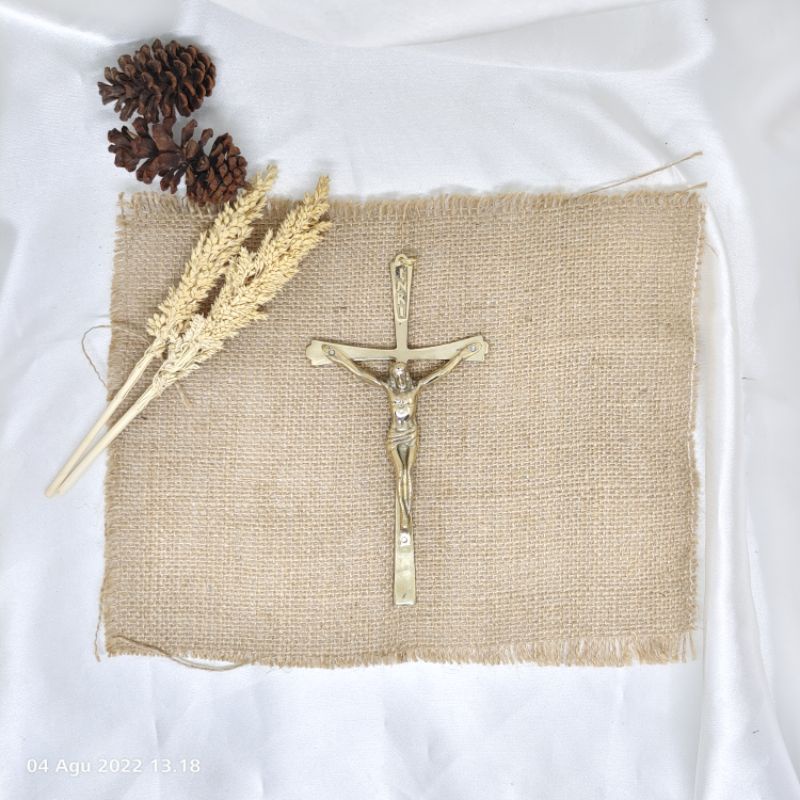 Jual Salib Dinding corpus salib Gantung Yesus INRI Kuningan | Shopee ...