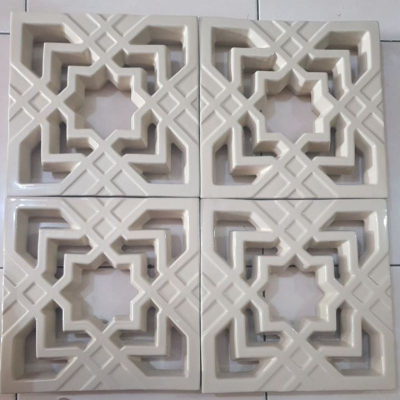 Jual Roster trisensa lubang angin keramik masjid RO86 30x30 | Shopee ...