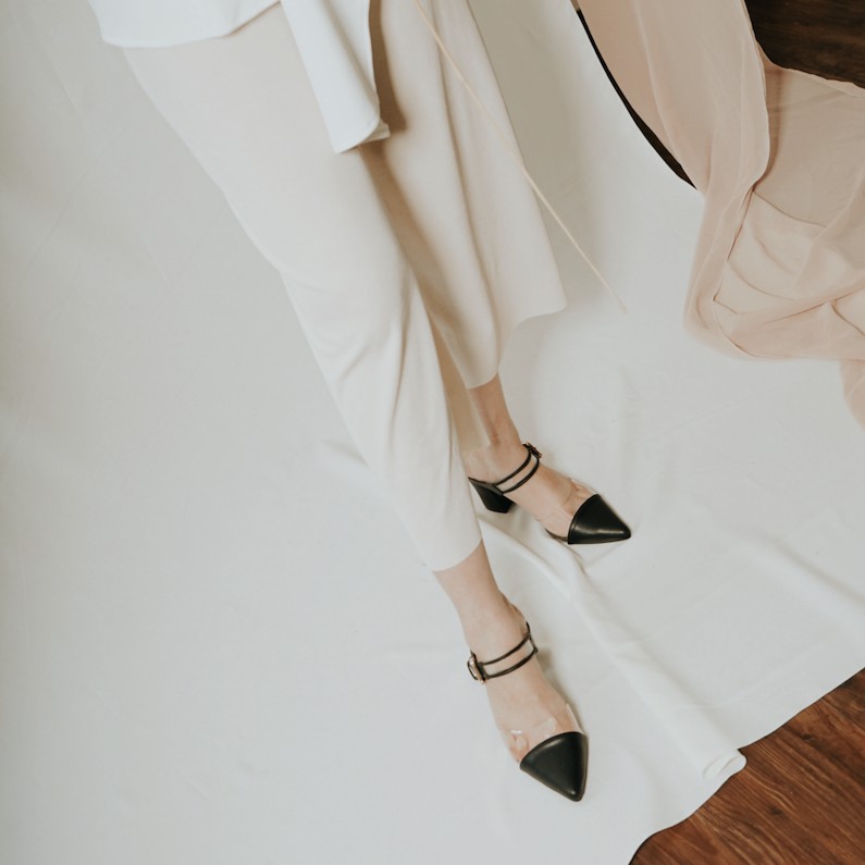 Jual BEVERLY (black/white) | Shopee Indonesia