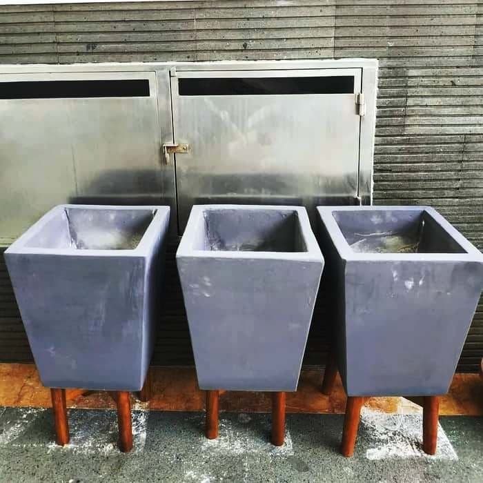 Jual Pot Kotak Tipe Piramid Standing | Shopee Indonesia