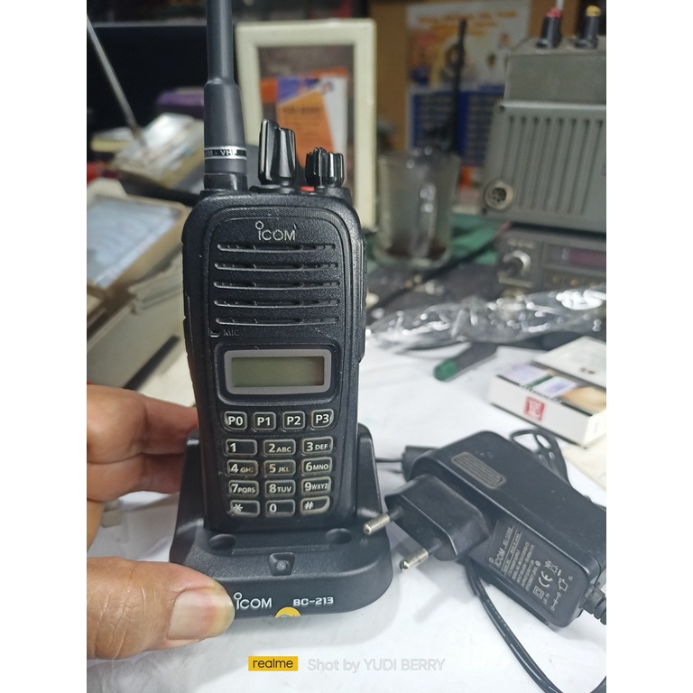 Jual Ht Icom V88 Made in Japan Frekuensi Vhf 136 sd 174Mhz Bentuk ...