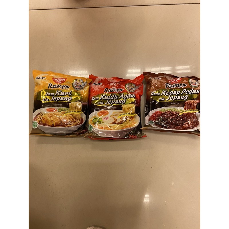 Jual Nissin ramen kari | kaldu ayam| kecap asin ala Jepang 87 gr ...