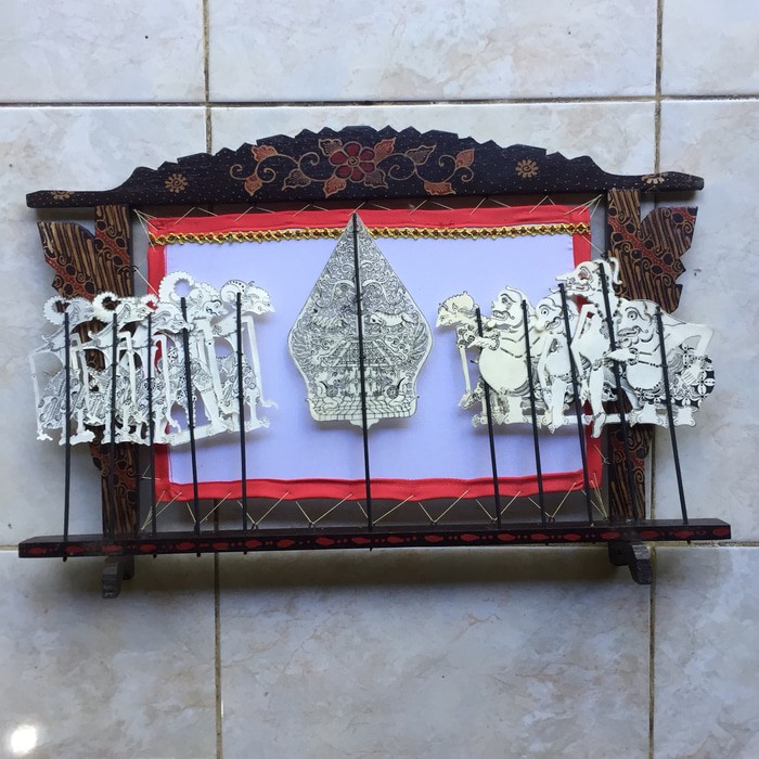 Jual Miniatur Pagelaran Wayang Kulit Frame Batik | Shopee Indonesia