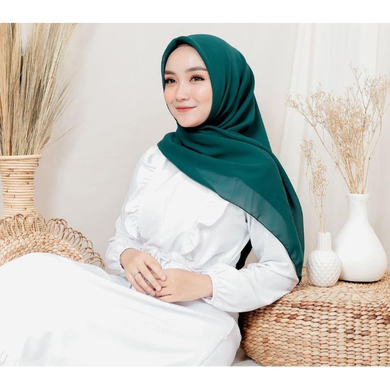 Jual Bella Square Premium Pollycotton Jilbab Segiempat Polos Kekinian Nyaman Digunakan Hijab ...