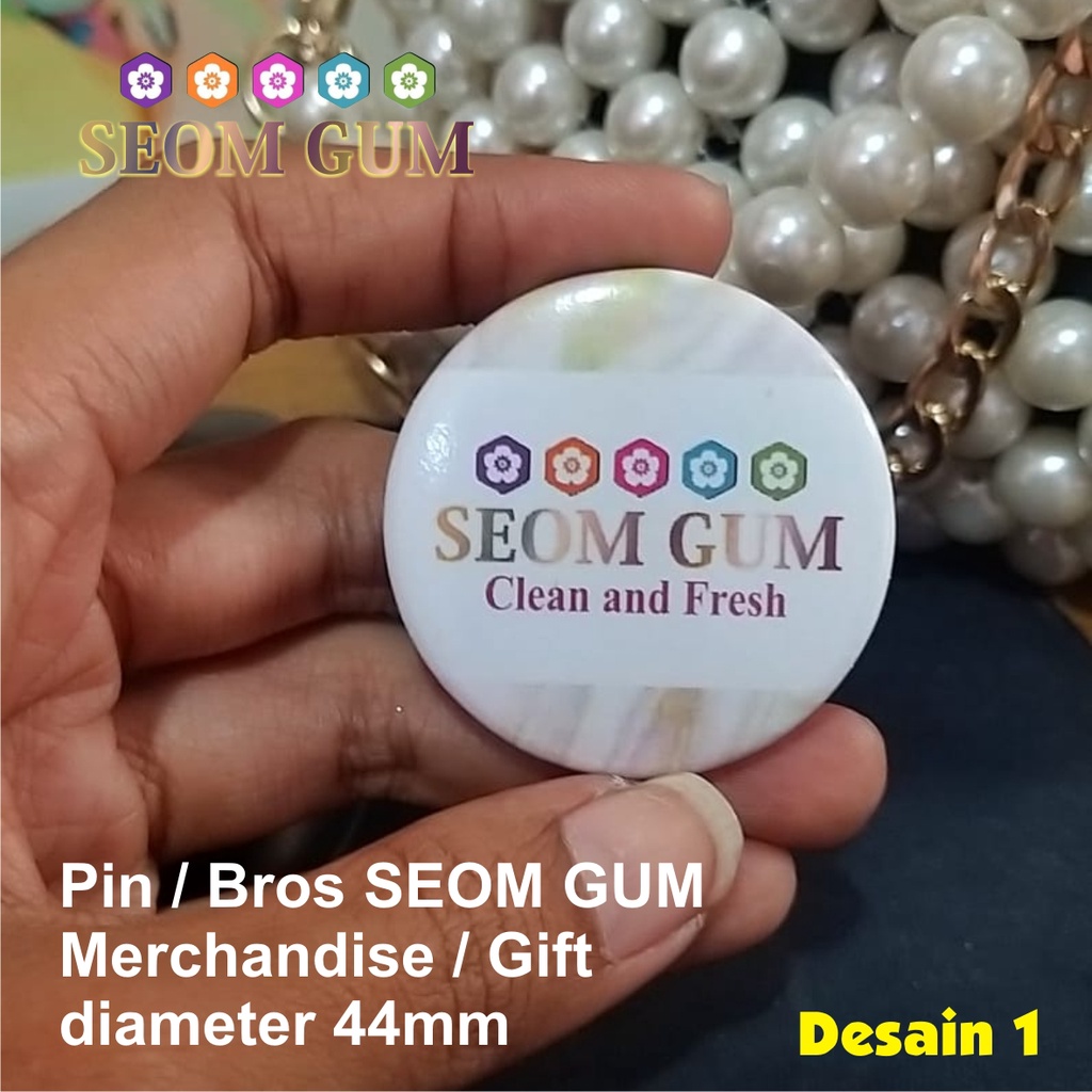 Jual desain 1 Pin / Bros Seom Gum Merchandise | Shopee Indonesia