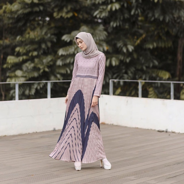 Jual VANILLAHIJAB VANILLA HIJAB MENYAPA SENJA | Shopee Indonesia