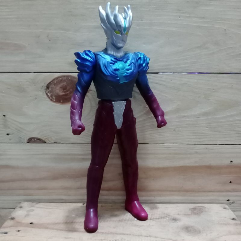 Jual figure bootleg bandai 24 cm ultraman saga ultraman dyna cosmos ...