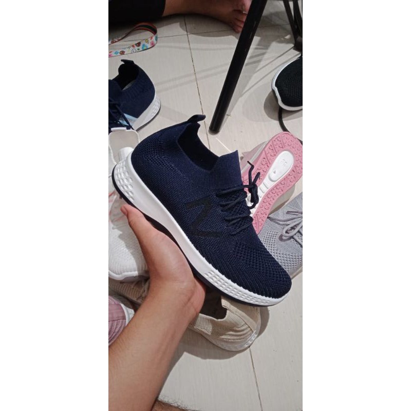 Jual SEPATU SLIP ON KAIN MELAR BAHAN KARET ALAS TIDAK LICIN DAN LENTUR ...