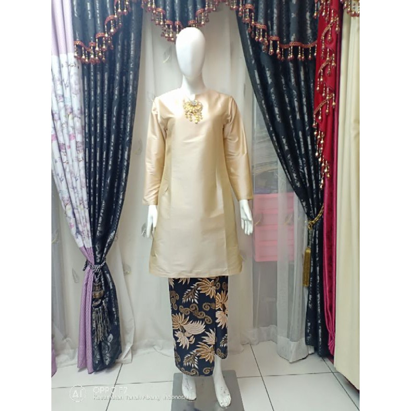 Jual SET BAJU KURUNG ROK SONGKET DAN SELENDANG / BAJU KURUNG MELAYU KAIN SONGKET | Shopee Indonesia