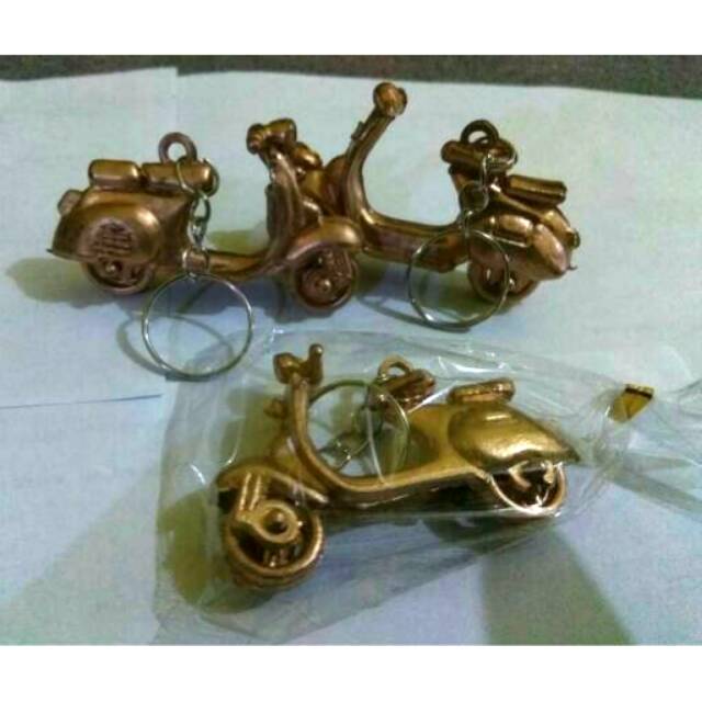 Jual Souvenir Gantungan kunci Miniatur sepeda Motor Vespa Murah Sovenir ...