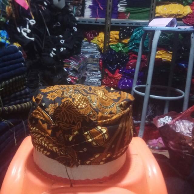 Jual Ikat Kepala Sunda Model Tutup - Udeng Sunda jadi full Menutupi ...