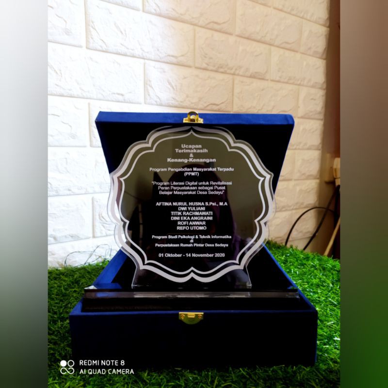 Jual Plakat Grafir Ucapan Hadiah Anniversary Bahan Akrilik Perpisahan ...