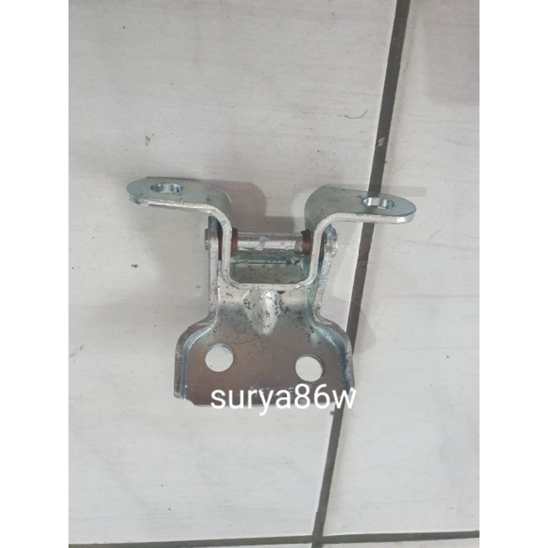 Jual 1pc engsel pintu BAWAH kijang capsul KF60 KF80 LF60 LF80 - HINGE ...
