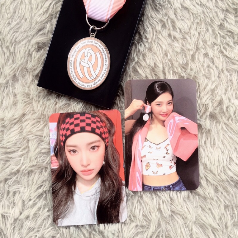 Jual (READY) Photocard official redvelvet joy emblem badge smcu smtown ...