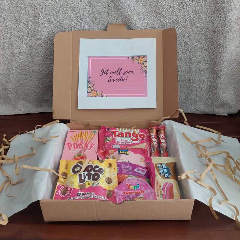 Jual Hampers Snack Box / snack gift box / hadiah ulang tahun / hadiah wisuda / hadiah ...