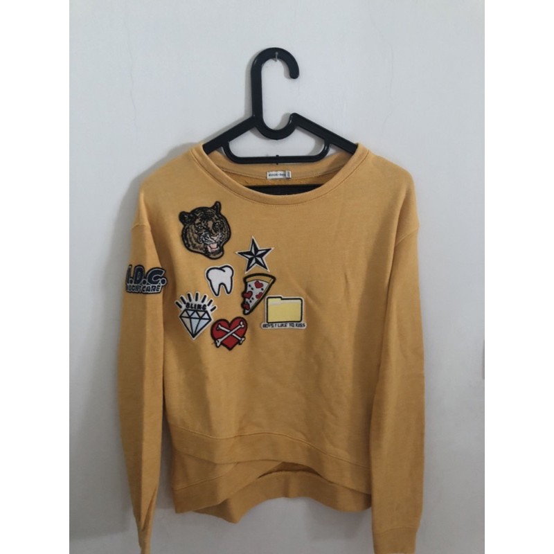 Jual BERSHKA Sweater Patches (baca Deskripsi produk) | Shopee Indonesia