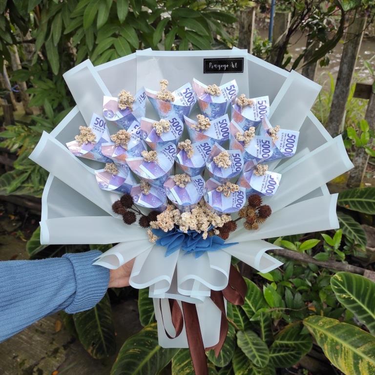 Jual Buket Uang / Buket uang asli / Buket Uang Mainan / Buket Wisuda ...