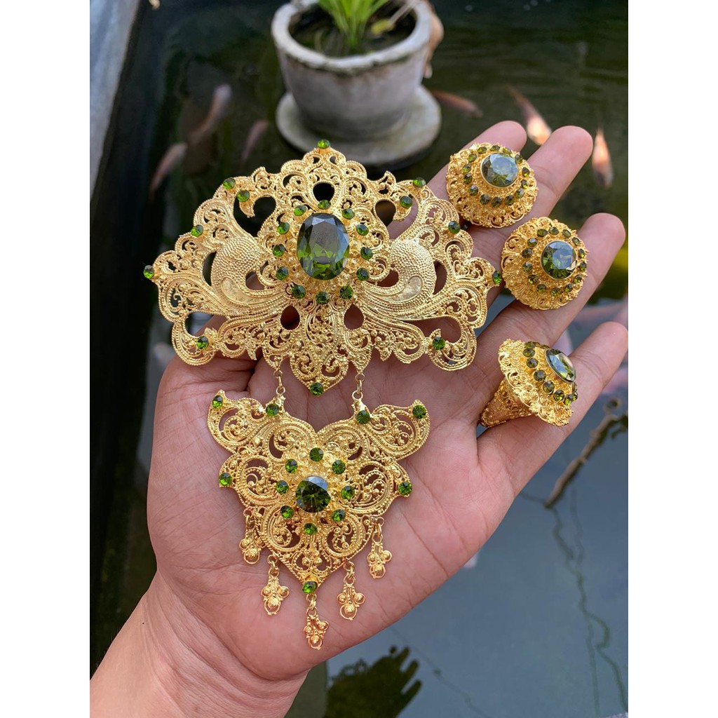 Jual bros alpaka bali set kebaya motif t2 jumbo oval | Shopee Indonesia