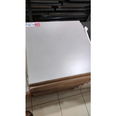 Jual Granit Lantai Indogress Topaz grey UP 60x60 kw3 | Shopee Indonesia