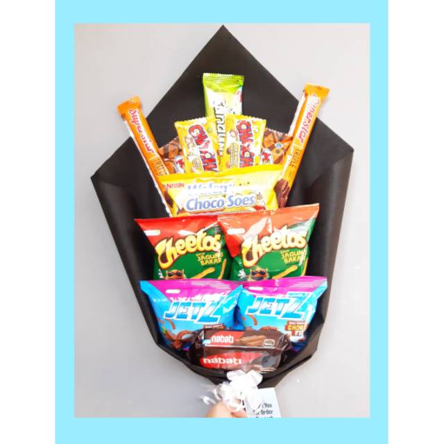 Jual Bouquet Snack Black Kain Hitam (snack random) | Shopee Indonesia