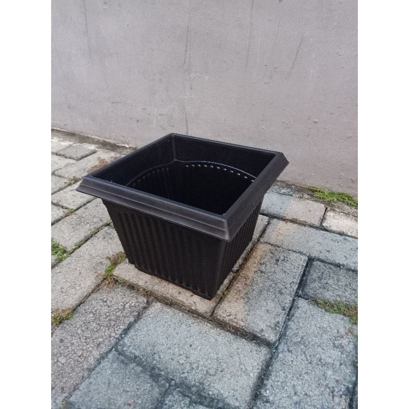 Jual Pot Bunga Petak 6643 Hitam Diameter 25cm | Shopee Indonesia
