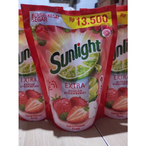Jual Sunlight strawberry 560ml | Shopee Indonesia