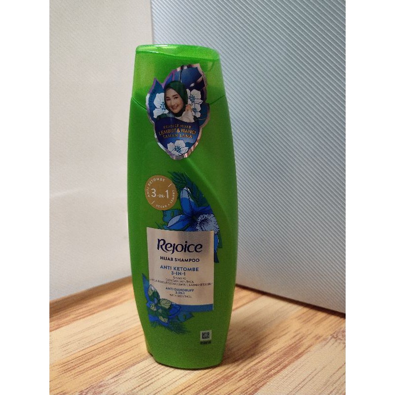 Jual Rejoice Hijab Shampoo Anti Ketombe 3in1 150 ML | Shopee Indonesia