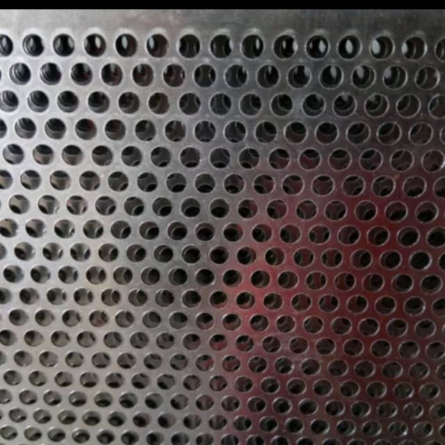 Jual Plat Lubang Besi Bolong Perforated 5mm Ukuran 70cm x 100cm ...
