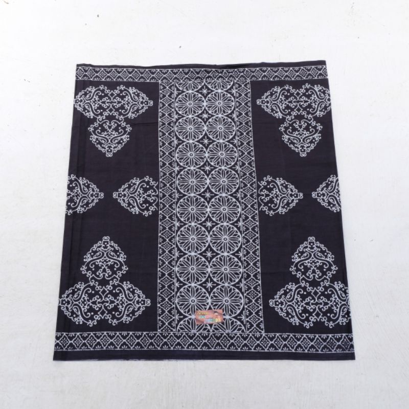 Jual Sarung Batik Anak Halus Motif Wayang Gunungan - Warna merah ...