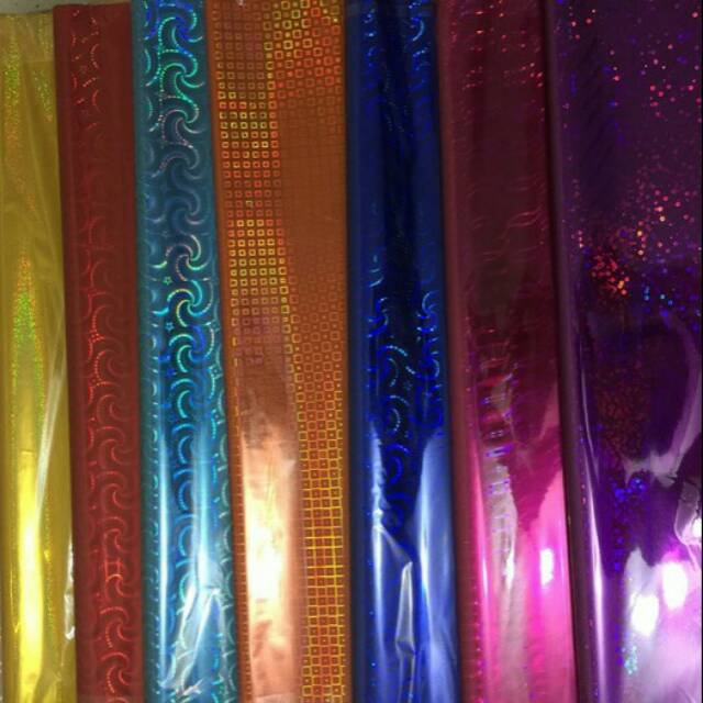 Jual kertas kado hologram-metalik-plastik-kilap | Shopee Indonesia