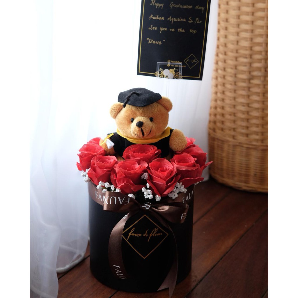 Jual bunga wisuda bunga box wisuda box boneka wisuda | Shopee Indonesia