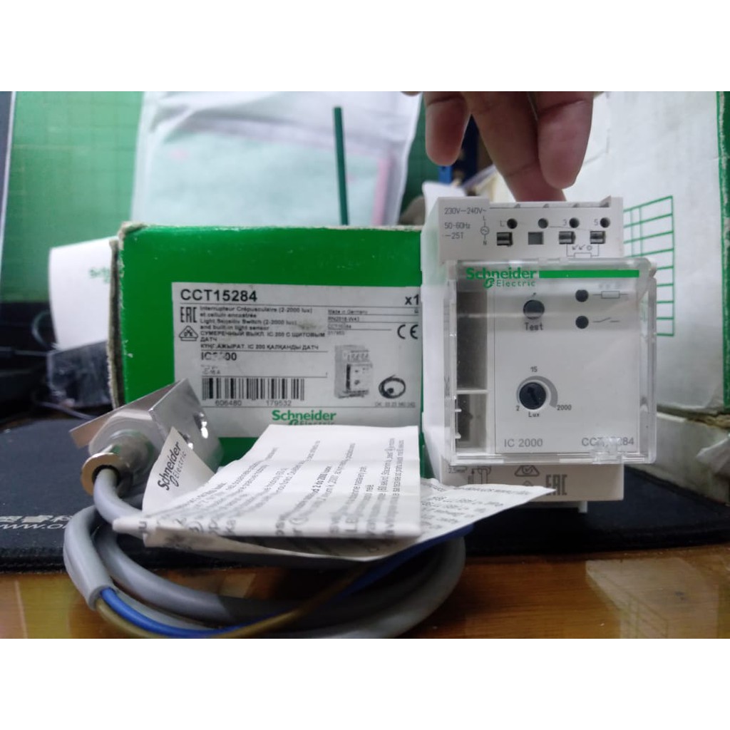 Jual Twilight switch CCT15284 SCHNEIDER | Shopee Indonesia