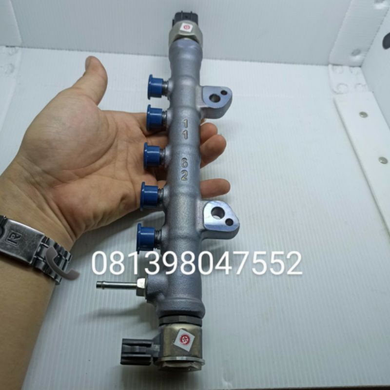 Jual common Rail Assy Toyota Innova Hilux Fortuner 23810-0E010 original ...