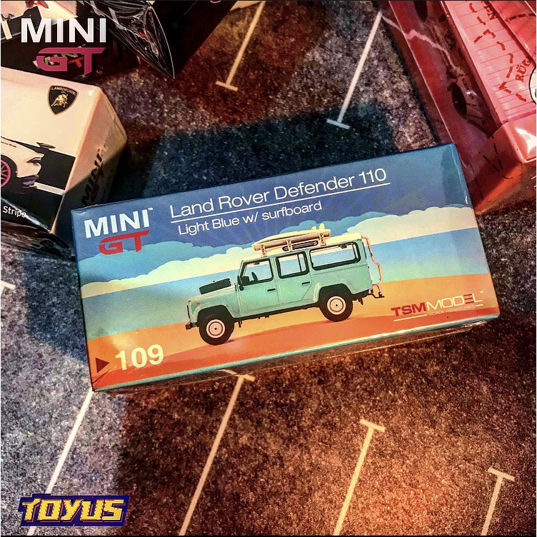 Jual LAND ROVER DEFENDER 110 LIGHT BLUE WITH SURF BOARD | Shopee Indonesia