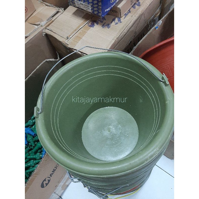 Jual Ember Cor Hijau Kecil Ukuran 14 Ember Plastik | Shopee Indonesia