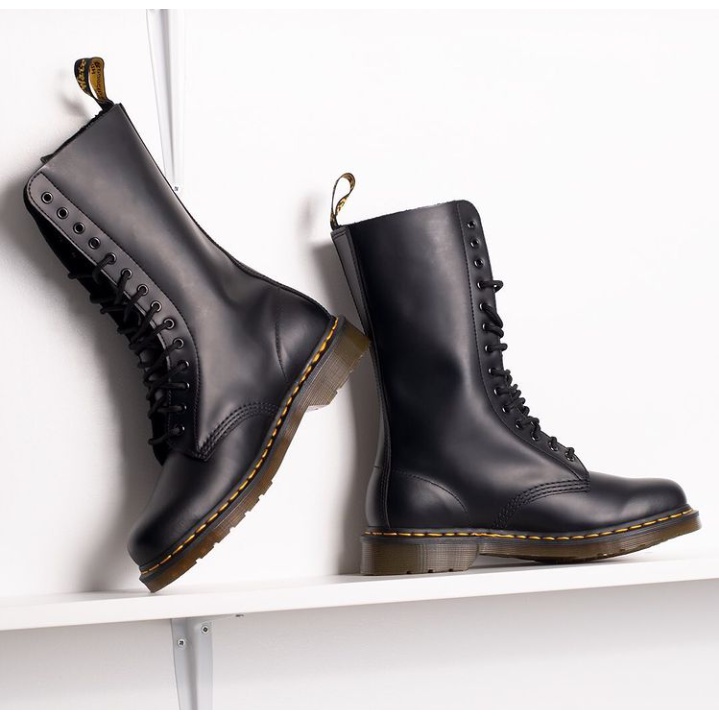 Jual Sepatu Boots Pria Wanita Unisex 12 Hole dan 14 Hole DrMartens ...