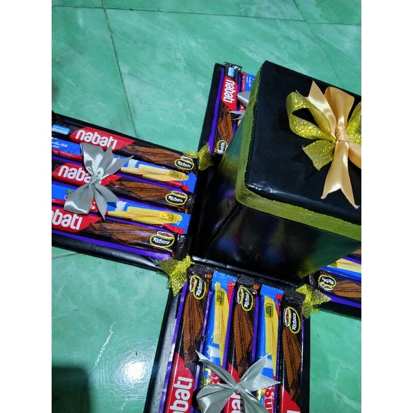 Jual Paket SQ6 Hampers Hadiah Ultah/wedding/anniversary Mix Silverqueen ...
