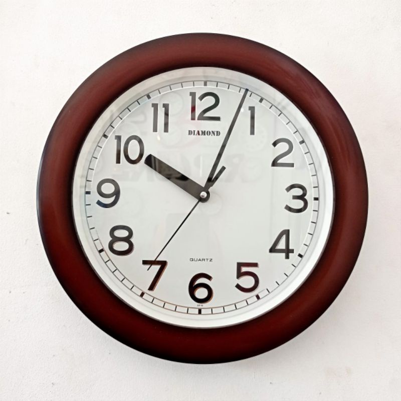 Jual Jam dinding Diamond motif kayu diameter 30cm | Shopee Indonesia